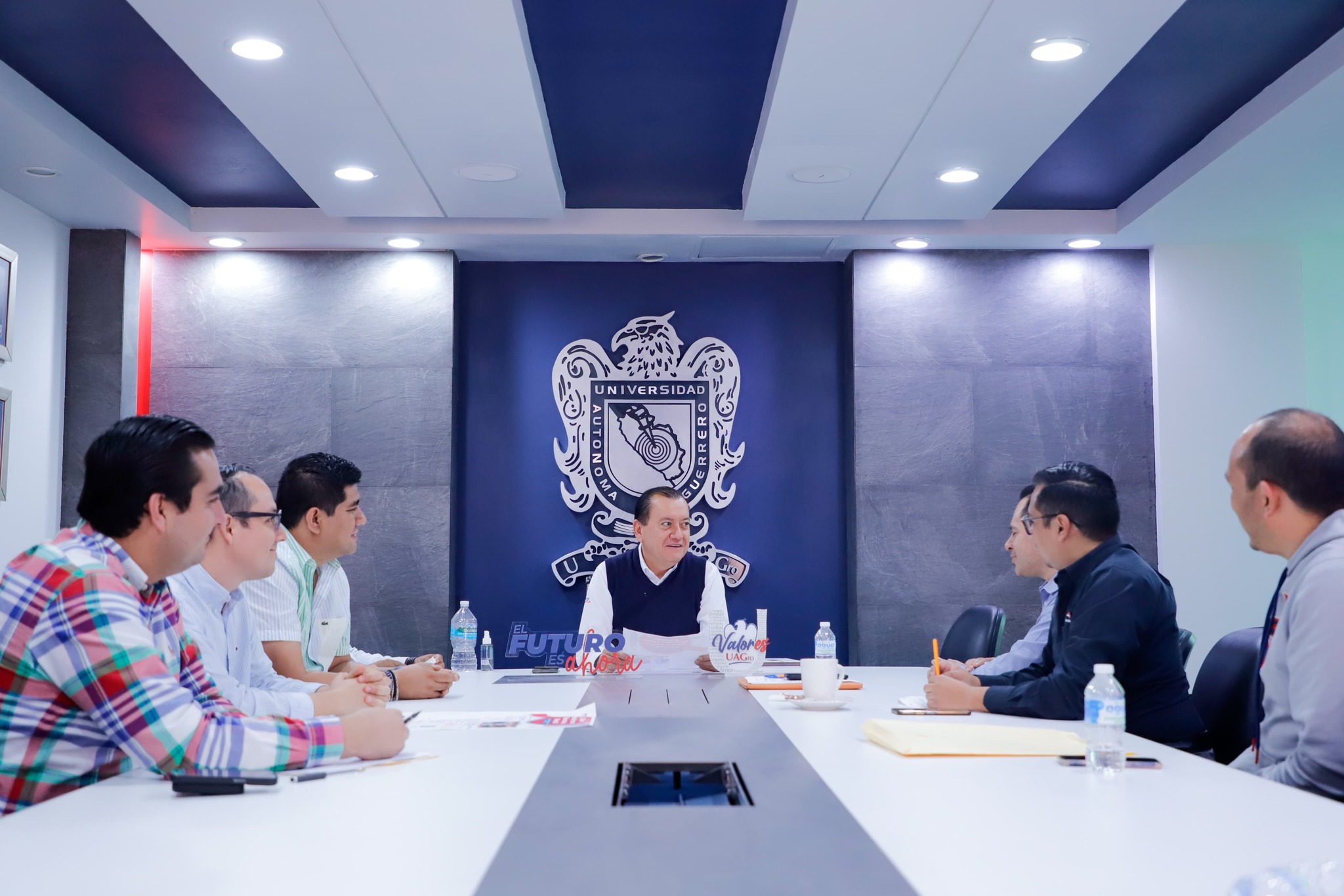 Fortaleciendo la participación de los jóvenes universitarios en asuntos ...